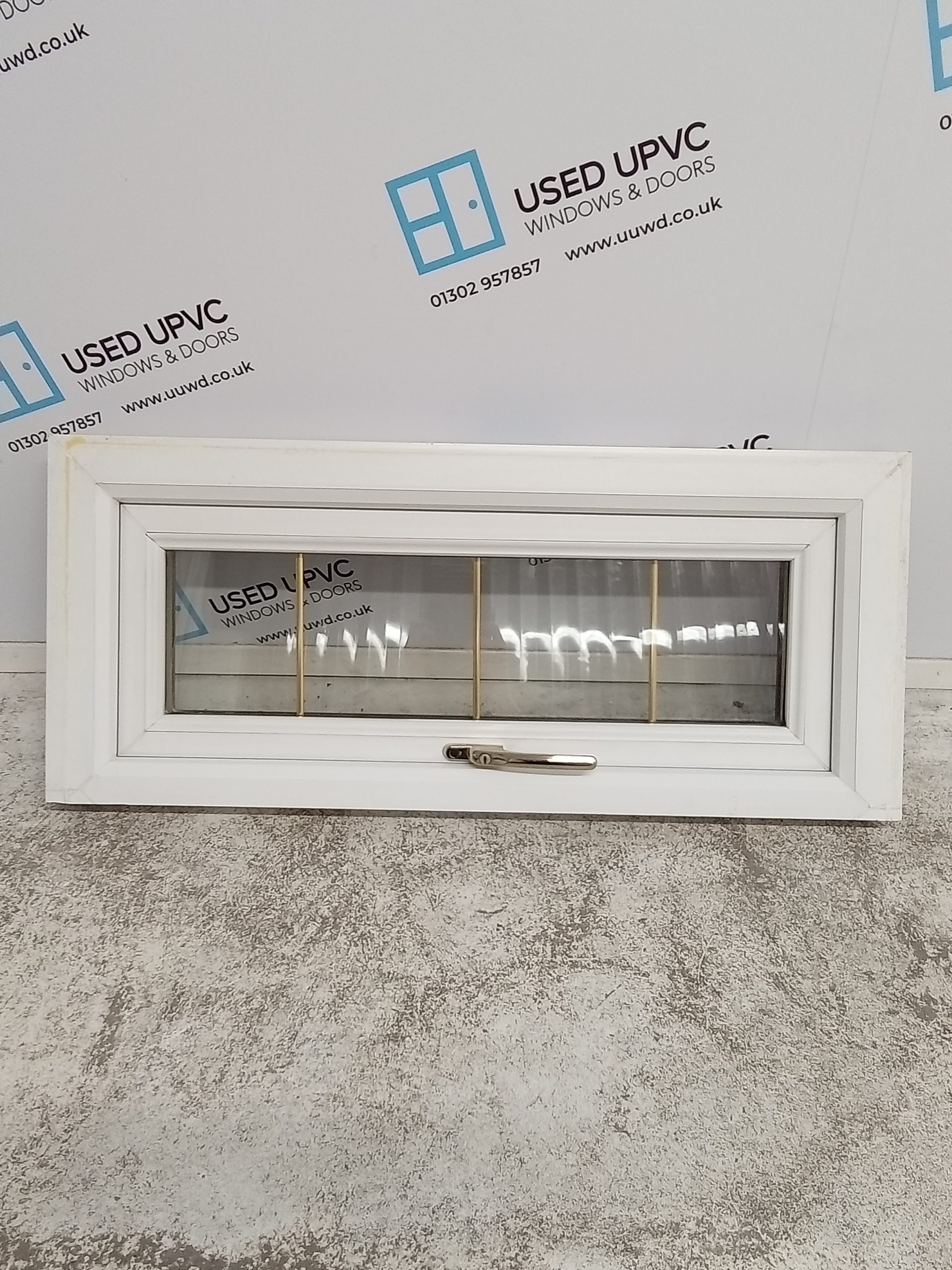 Used Rosewood Upvc Window 900mm x 390mm W0175 | Used UPVC Windows & Doors