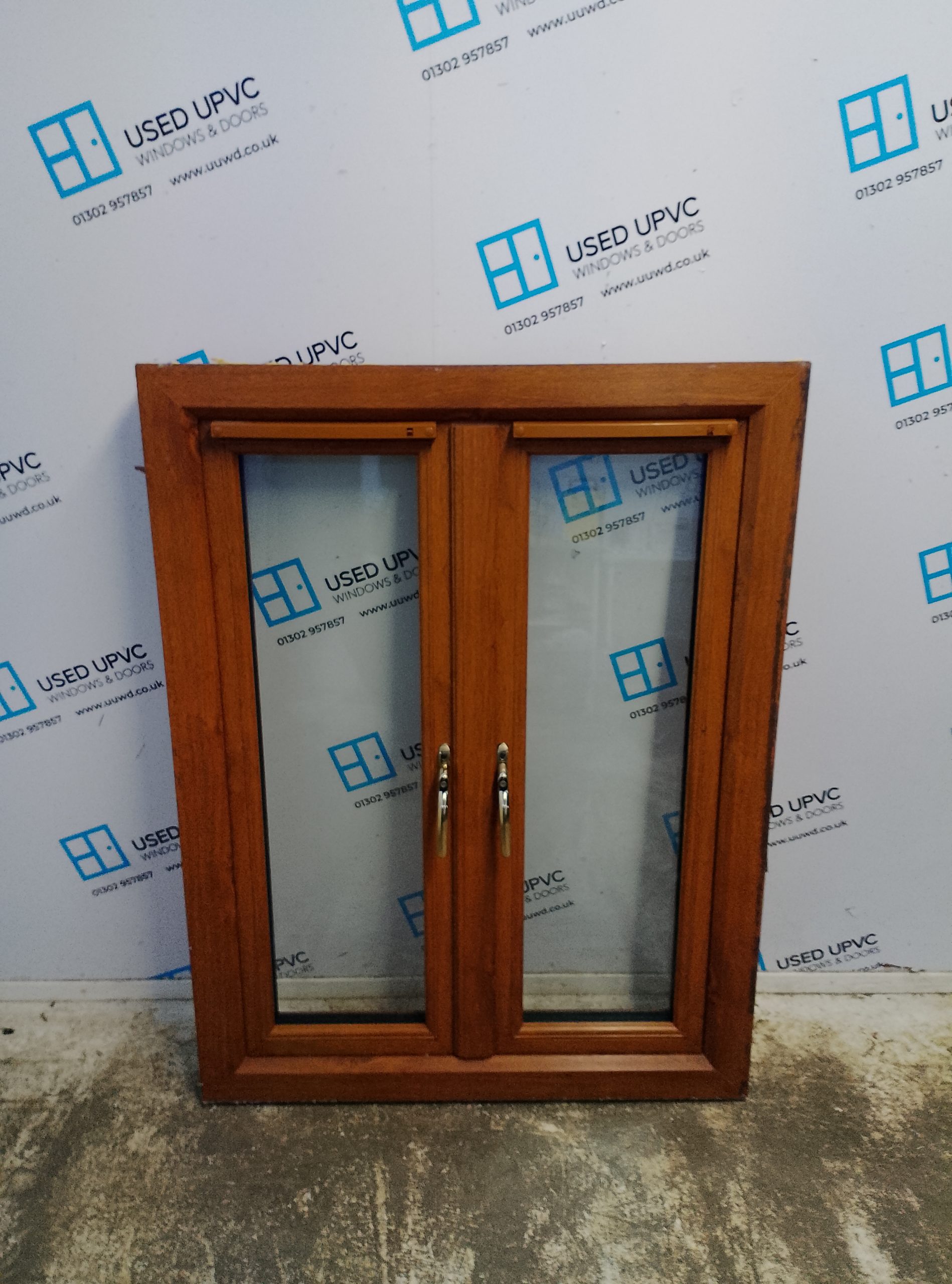 Used Oak Upvc Window 900mm x 1170mm LW0126 | Used UPVC Windows & Doors